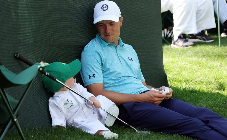 Jordan Spieth and Son Sammy Share a Sweet Moment on the First Tee – My Blog