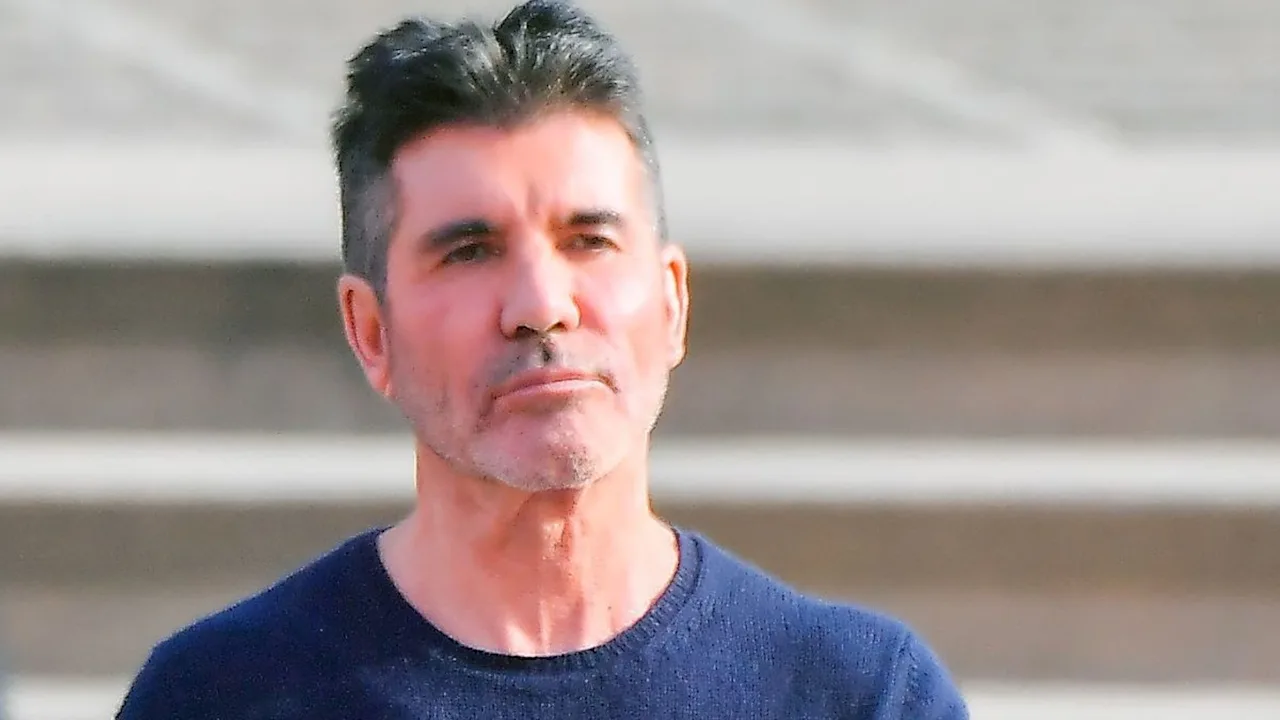 Simon Cowell makes rare comment on terrifying back injury – fans react ...